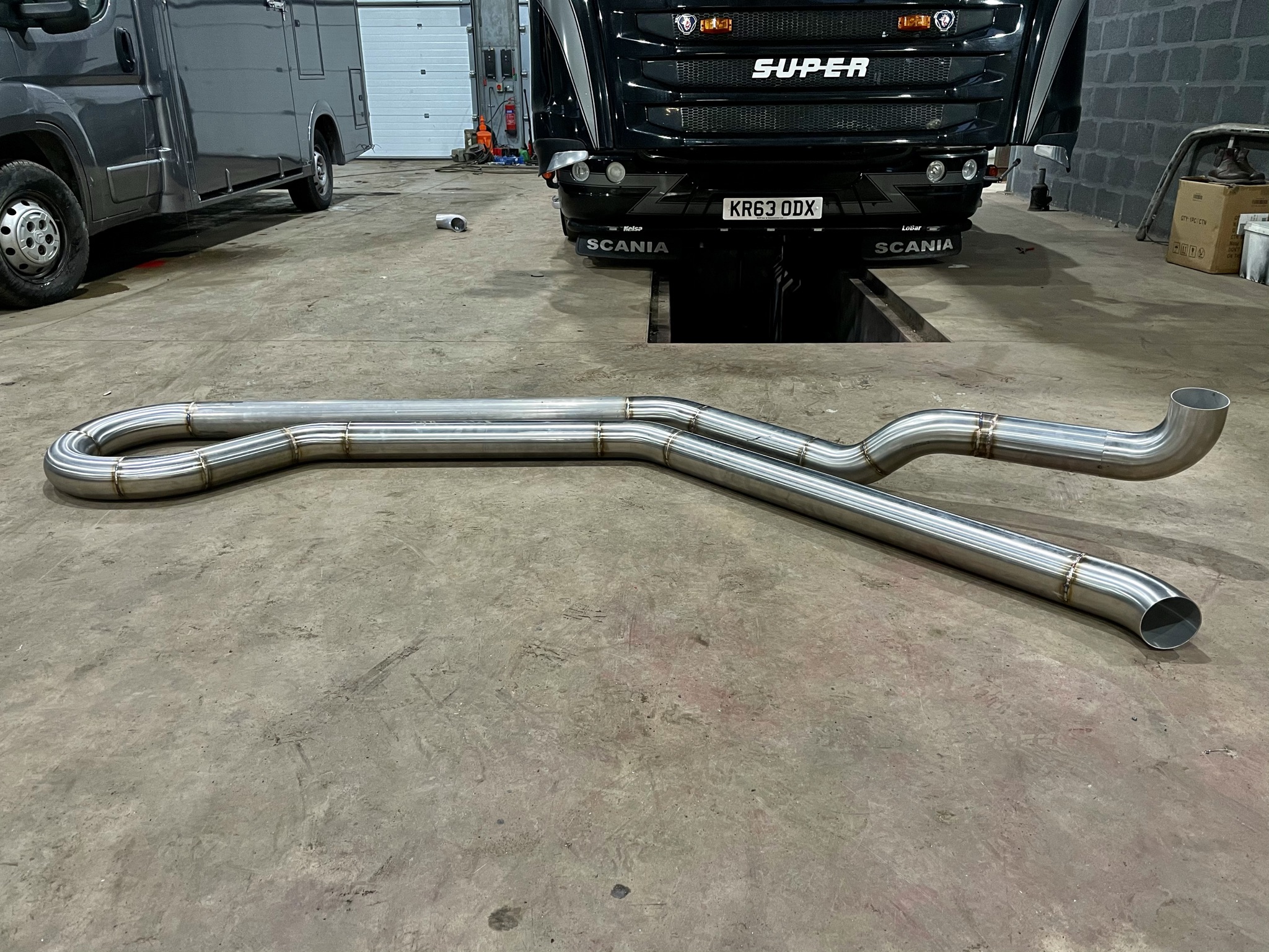 Custom Stainless exhaust Systems - Mocho Fabrication