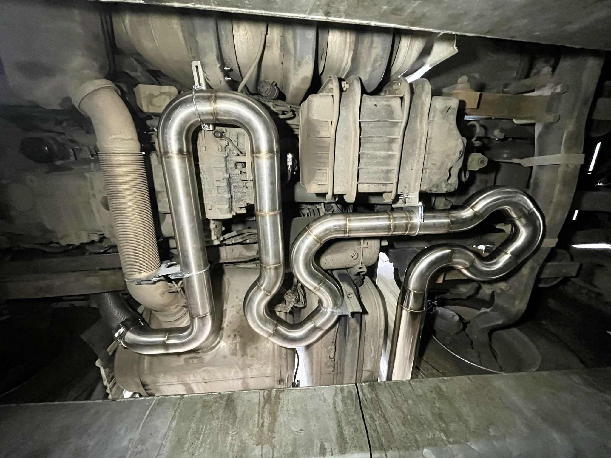 Custom Stainless exhaust Systems - Mocho Fabrication