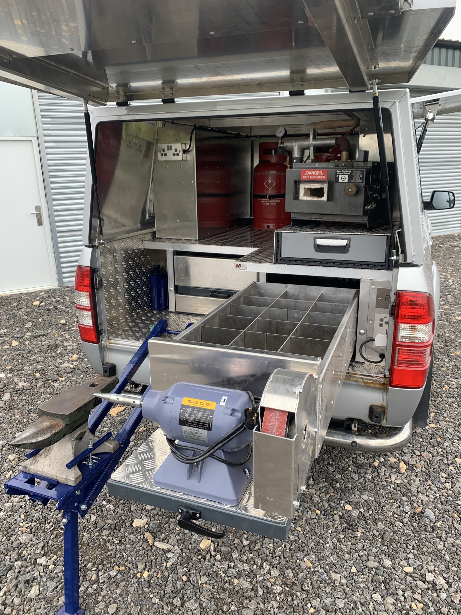 Rear Pickup/Van drawers (150kg Rated) - Mocho Fabrication